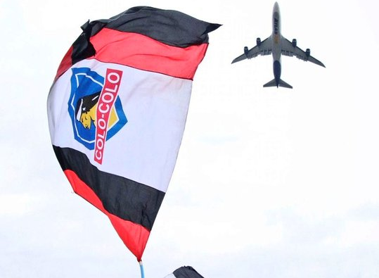 Colocolinos en Buenos Aires ¿Podrán entrar al Monumental?